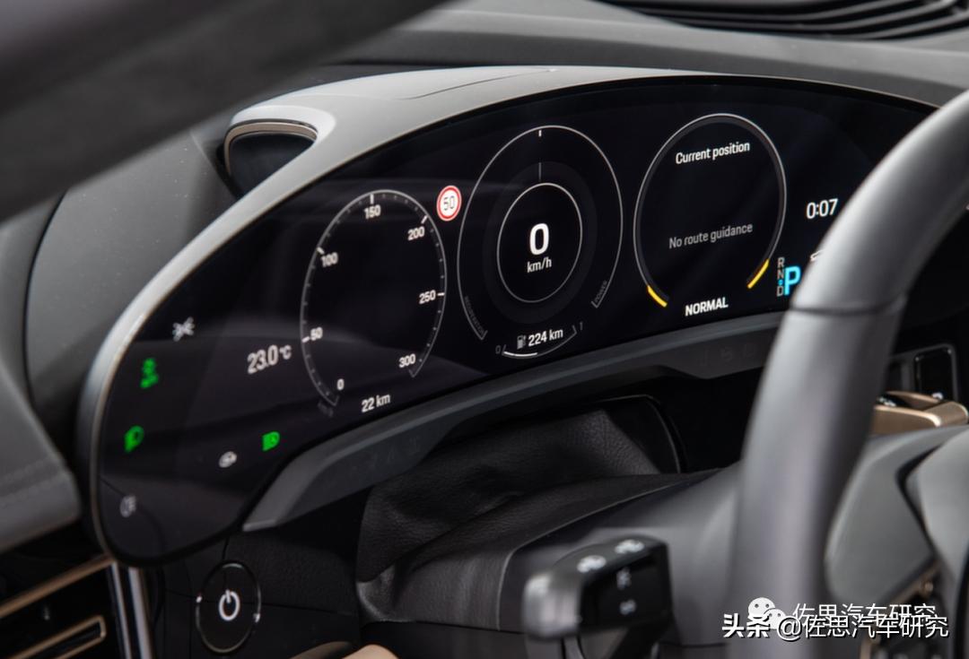 Porsche pure electric Taycan cockpit analysis - iNEWS