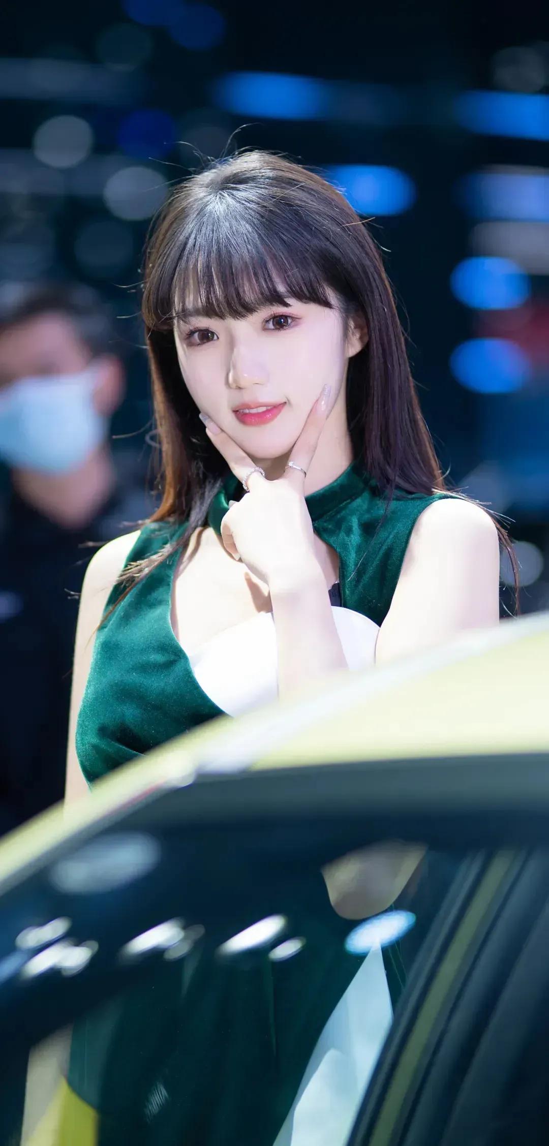 Bai Xueyang's Spring Biography of Pan Yu'er - iNEWS
