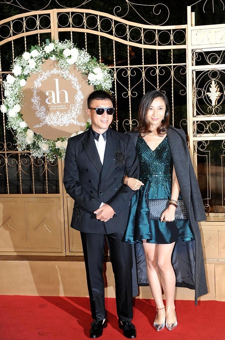 Sun Honglei walks the red carpet with his wife, 15 years apart, the ...