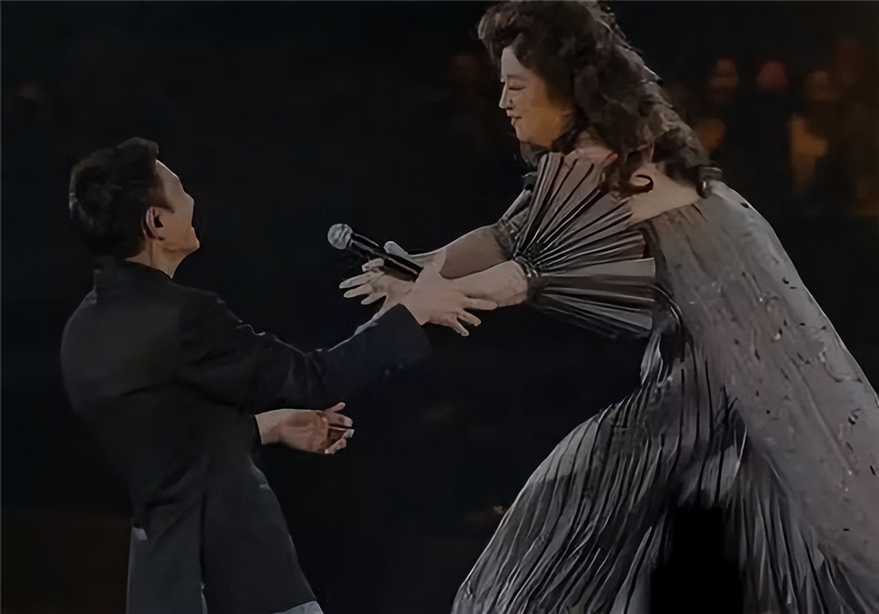 The female singer who would rather get a divorce than change her ...