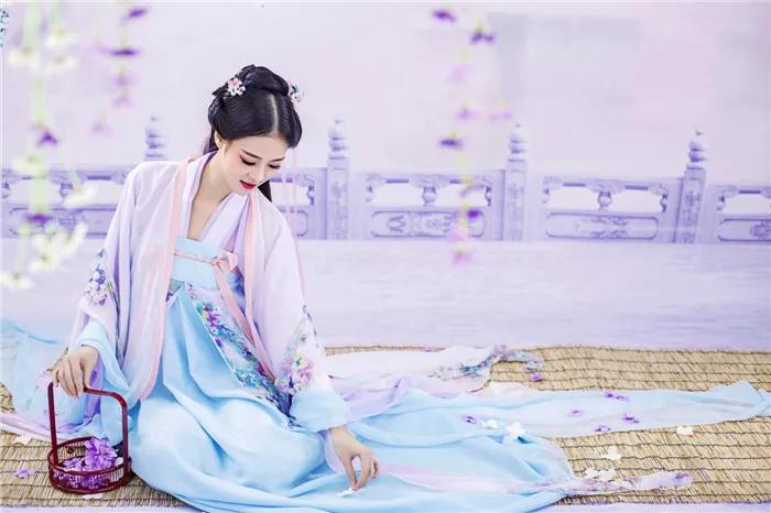 Jiang Chengzi Hongshang - iNEWS