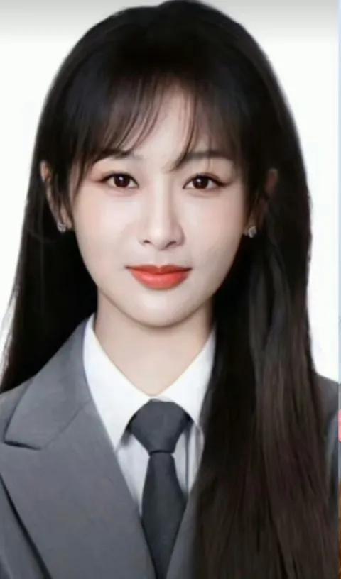 ID photos of domestic entertainment actresses, Liu Shishi is gentle ...