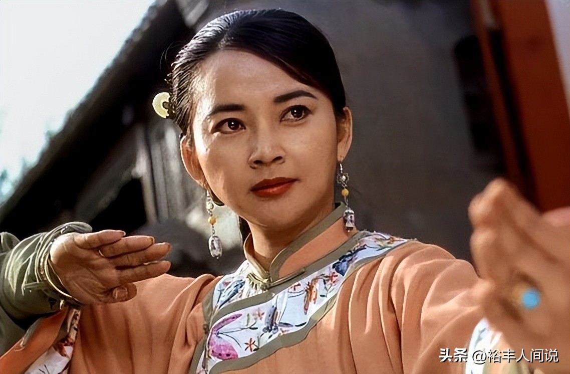 64-year-old Hu Huizhong appeared in Mount Lu, and blew kisses from Dai ...