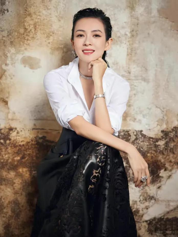 What are the highlights of the Paris Fashion Week actresses competing ...