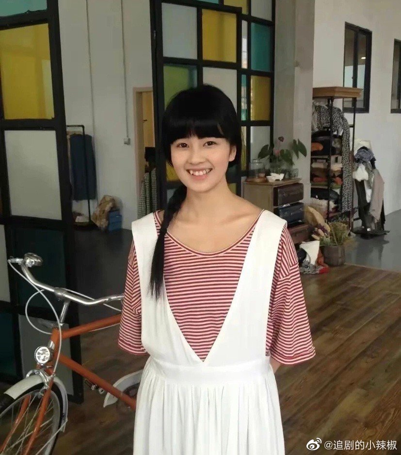 It is rumored on the Internet that the old photos of the popular ...