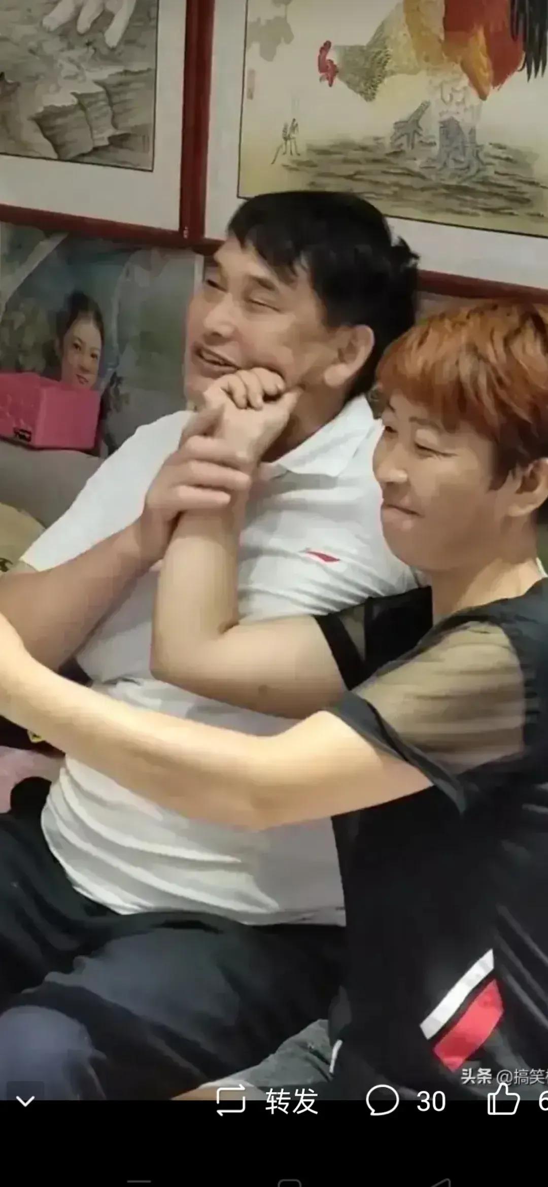 What are you doing, beautiful fans? - iNEWS