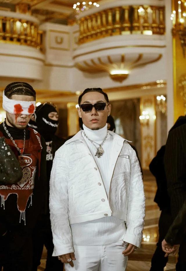 DIGI GHETTO crosses the four seas of Wuhan Station!Feel the power of the new generation of hip ...