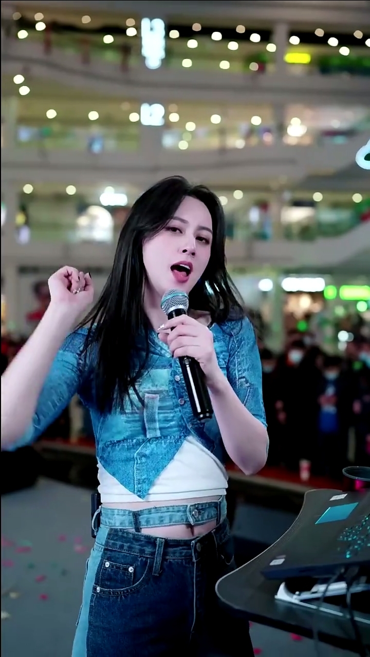 Tang Yi: The first sister of internet celebrity with more than 40 ...