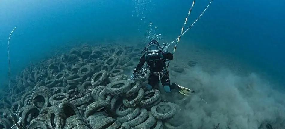 Kuwait's “Tire Cemetery” contains 50 million used tires. Why are they ...