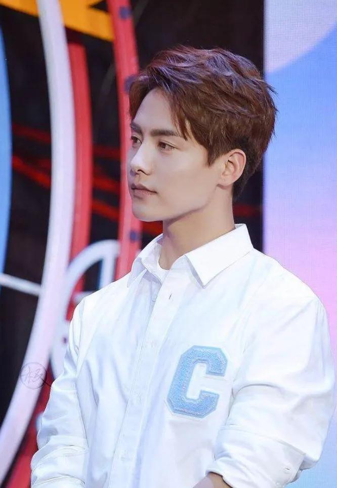 The handsome man recognized by the entertainment industry, the photos ...