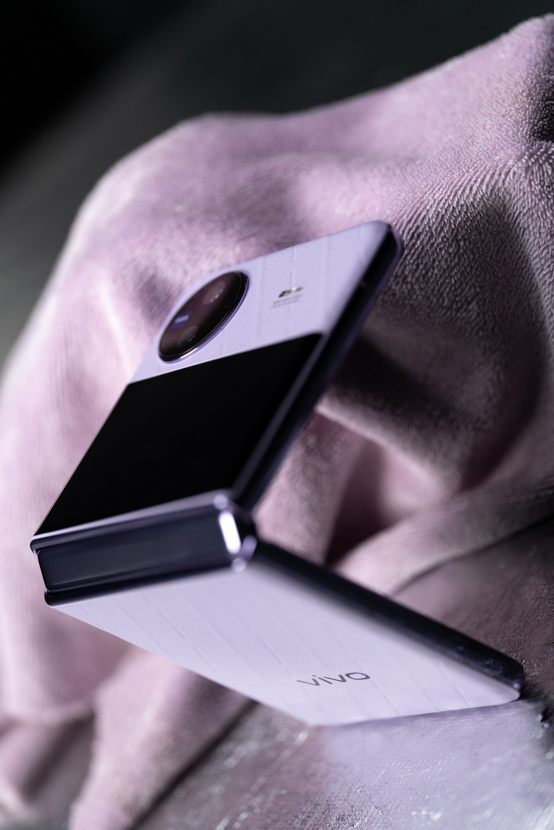 Vivo X Flip Review: It starts with the value of the face, not just the ...