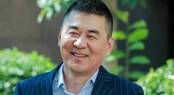 53-year-old Chen Jianbin participated in his hometown variety show and ...