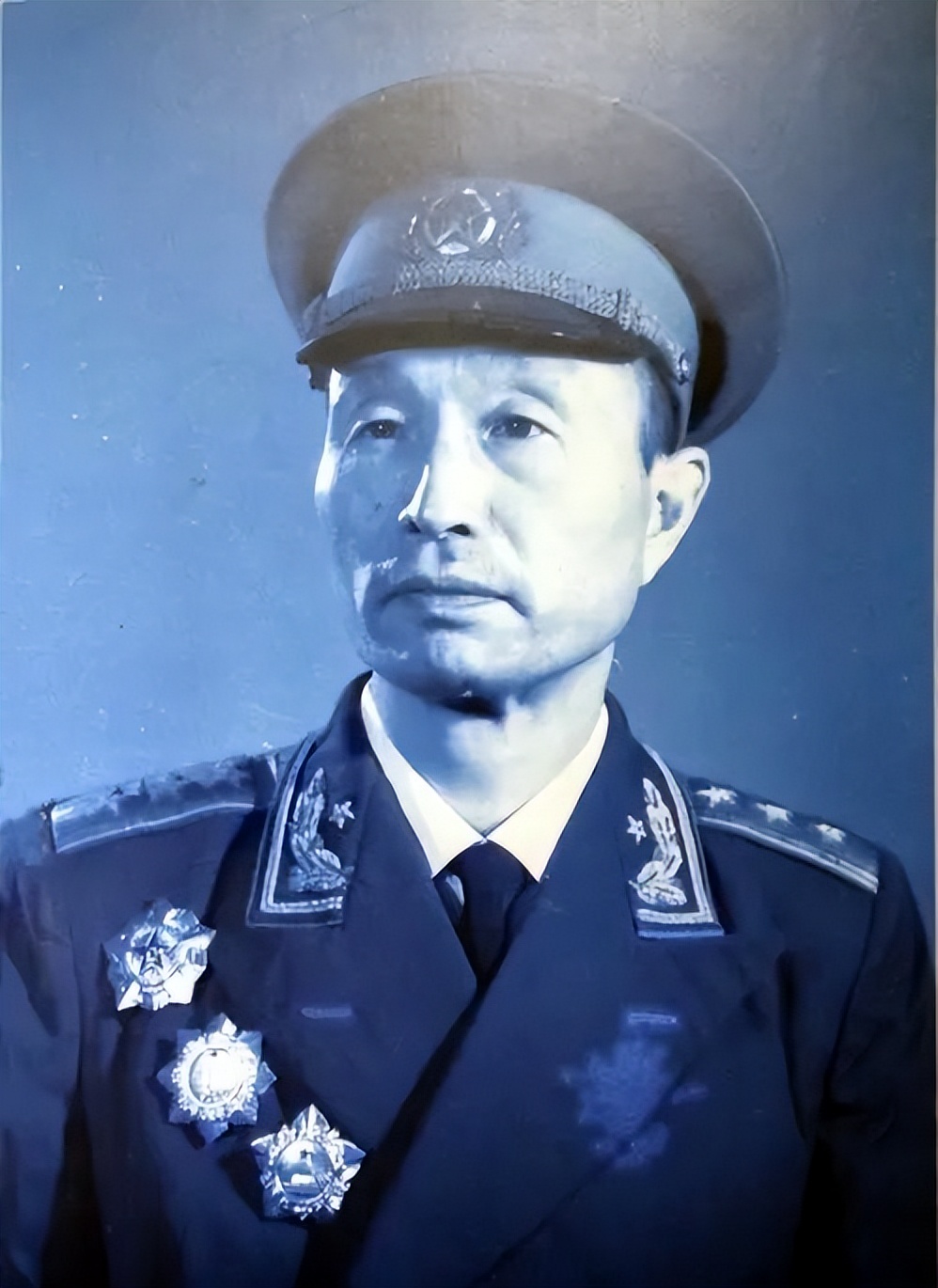 In 1949, when Zhang Aiping became the commander of the navy, Liu ...