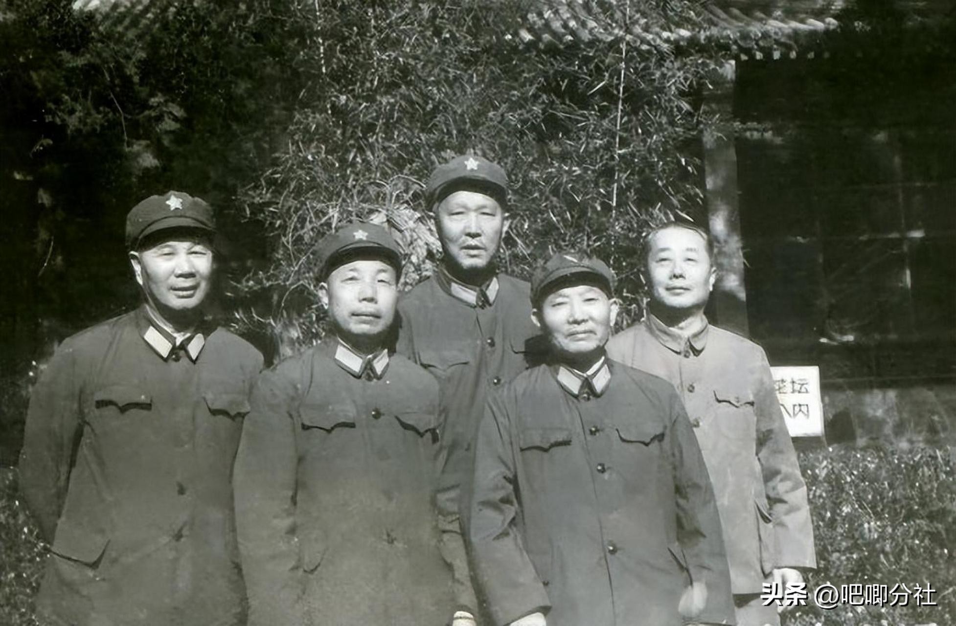 He took care of Luo Ruiqing's life when he was in a trough, and was ...