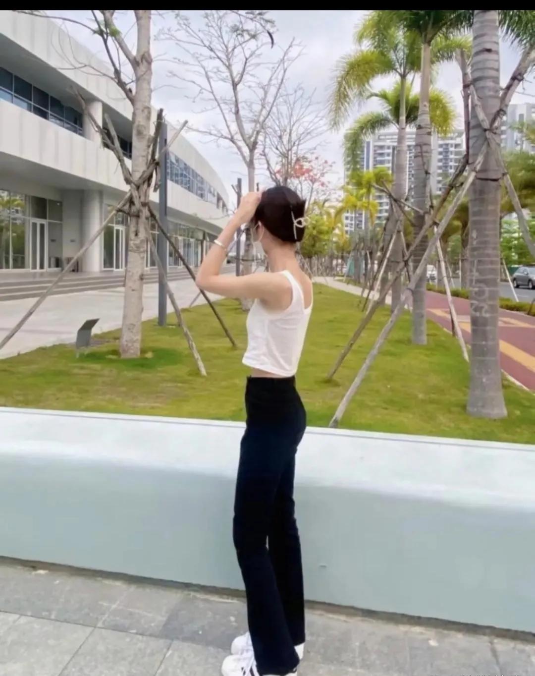 Good stature, attractive back - iNEWS
