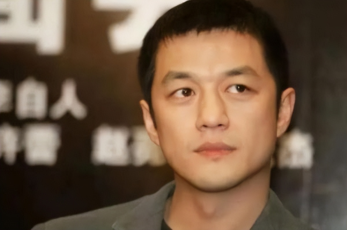 Li Yapeng criticized his wife for showing her face in a live broadcast, and the wife yelled ...