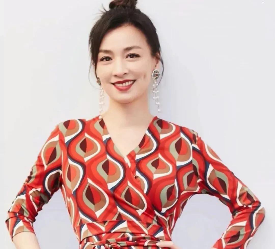 Entertainment broke the news, Zhang Jingyi Zhou Ye, Huang Minghao Yu ...