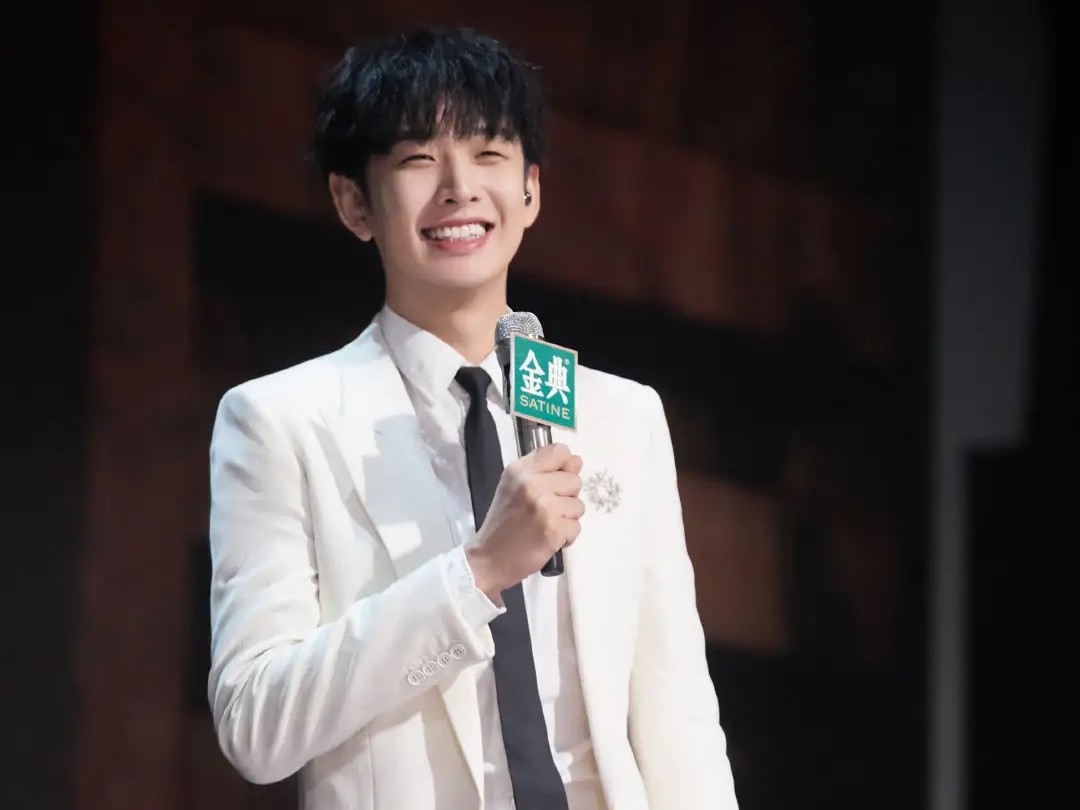 28-year-old Qi Sijun, who overcame difficulties in Mango Taiwan, signed ...