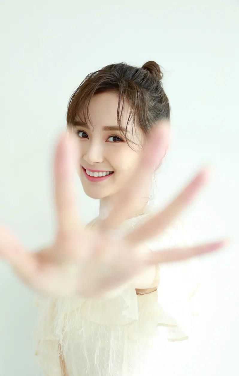 Lu Chen, a popular actress with both strength and beauty - iNEWS