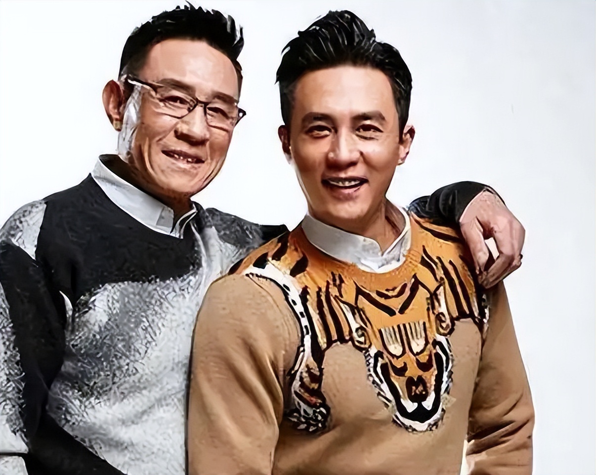 Du Zhiguo: After divorcing Yang Li, they married twice, but Yang Li took care of her son alone ...