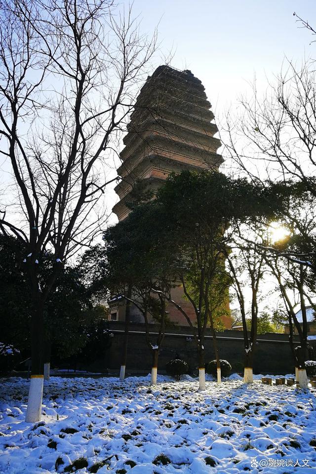 "Buddhist resorts become relics, Chinese and foreign tourists look at the ancient gardens" eight ...