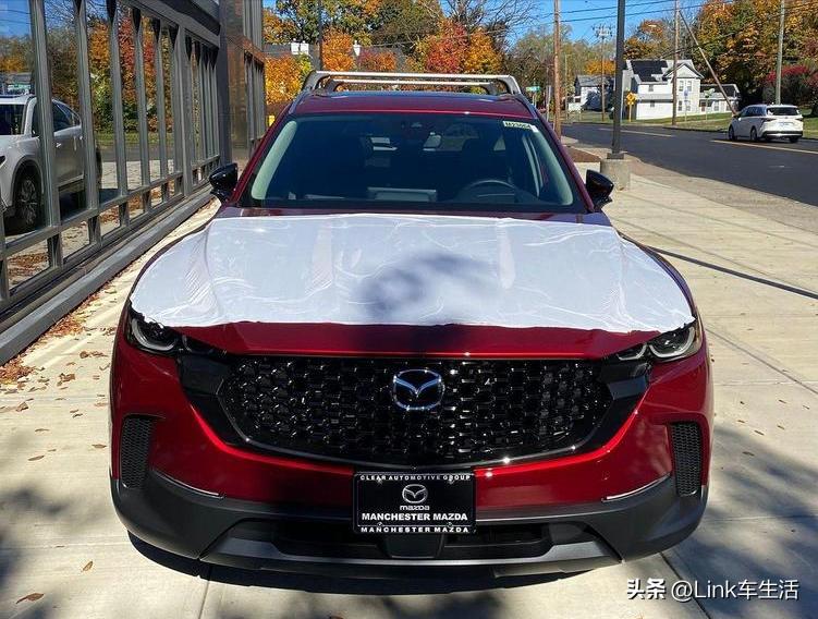 The new Mazda CX-50 is shot overseas, with a tough and atmospheric ...