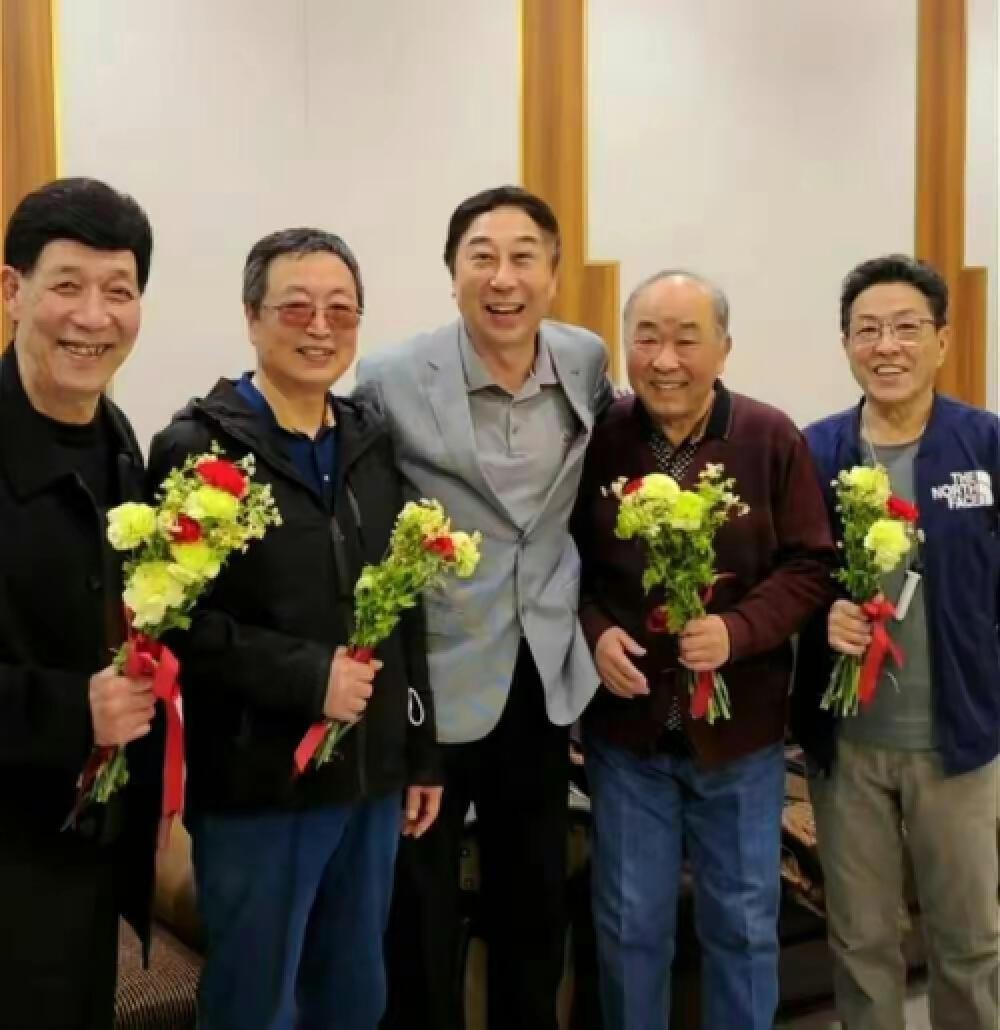 Feng Gong, an evergreen tree in the entertainment industry, has ...