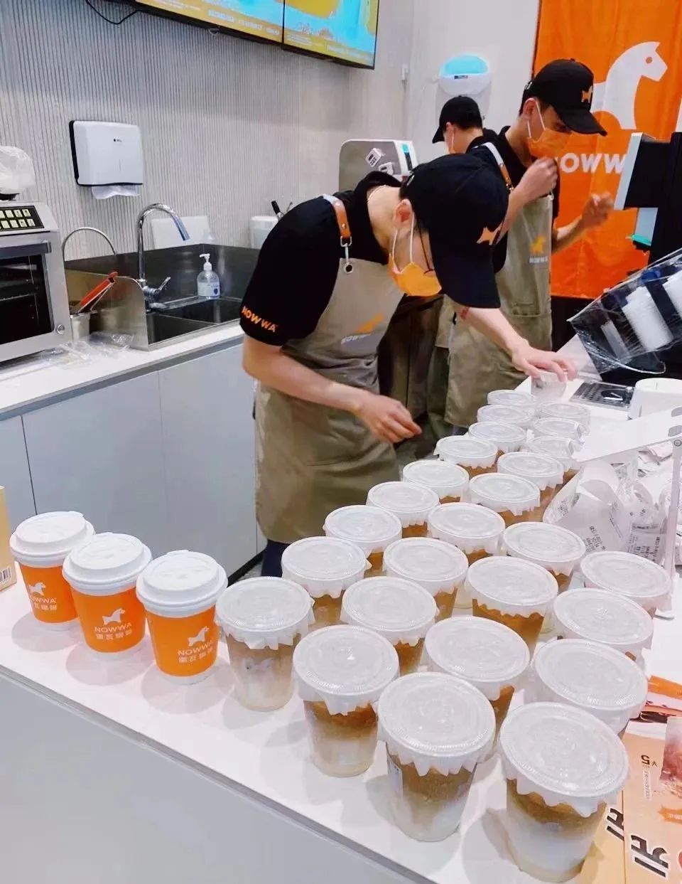 With a daily income of 190,000 for 30 square meters, this coffee shop ...