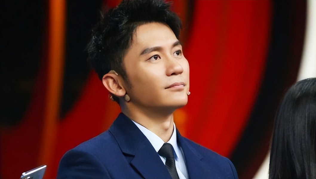 Feng Xiaogang and Li Chen were torn apart. He once shouted that Li Chen would leave the ...