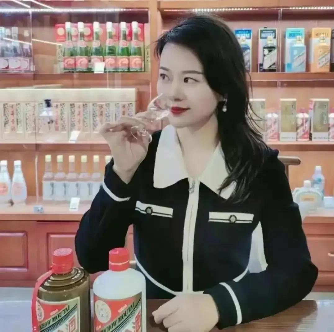 Yang Sheng of Nanjing Xiaozhuang College "Elevator Door" Fisherman's ...