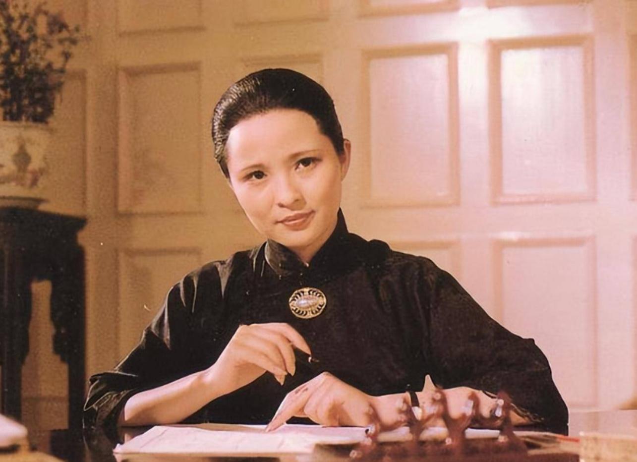 Actor Li Ling: I don't love executives, I love poor families. I married ...