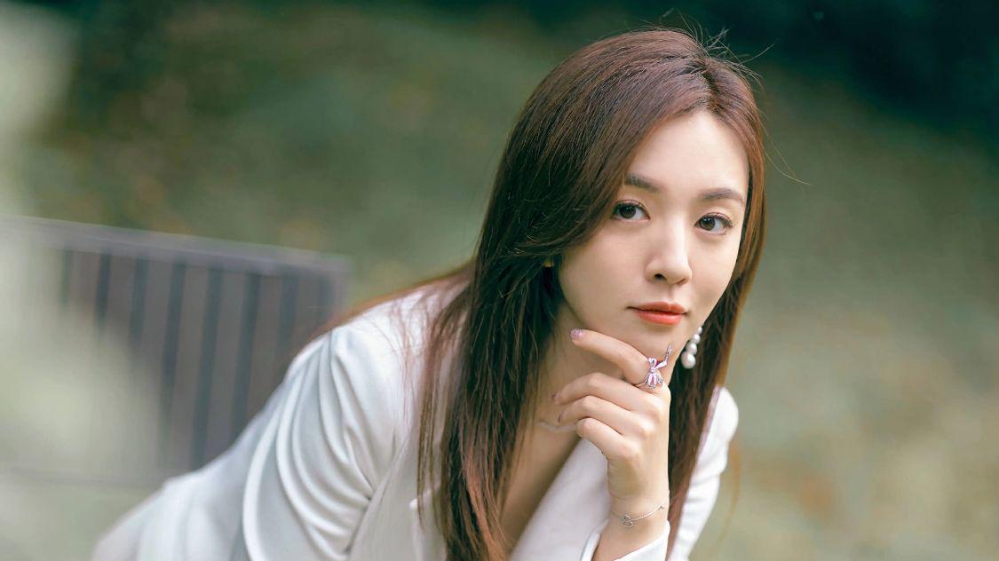 Will Zhang Han and Wang Xiaochen come together?They are so sweet in the play, they look like a ...