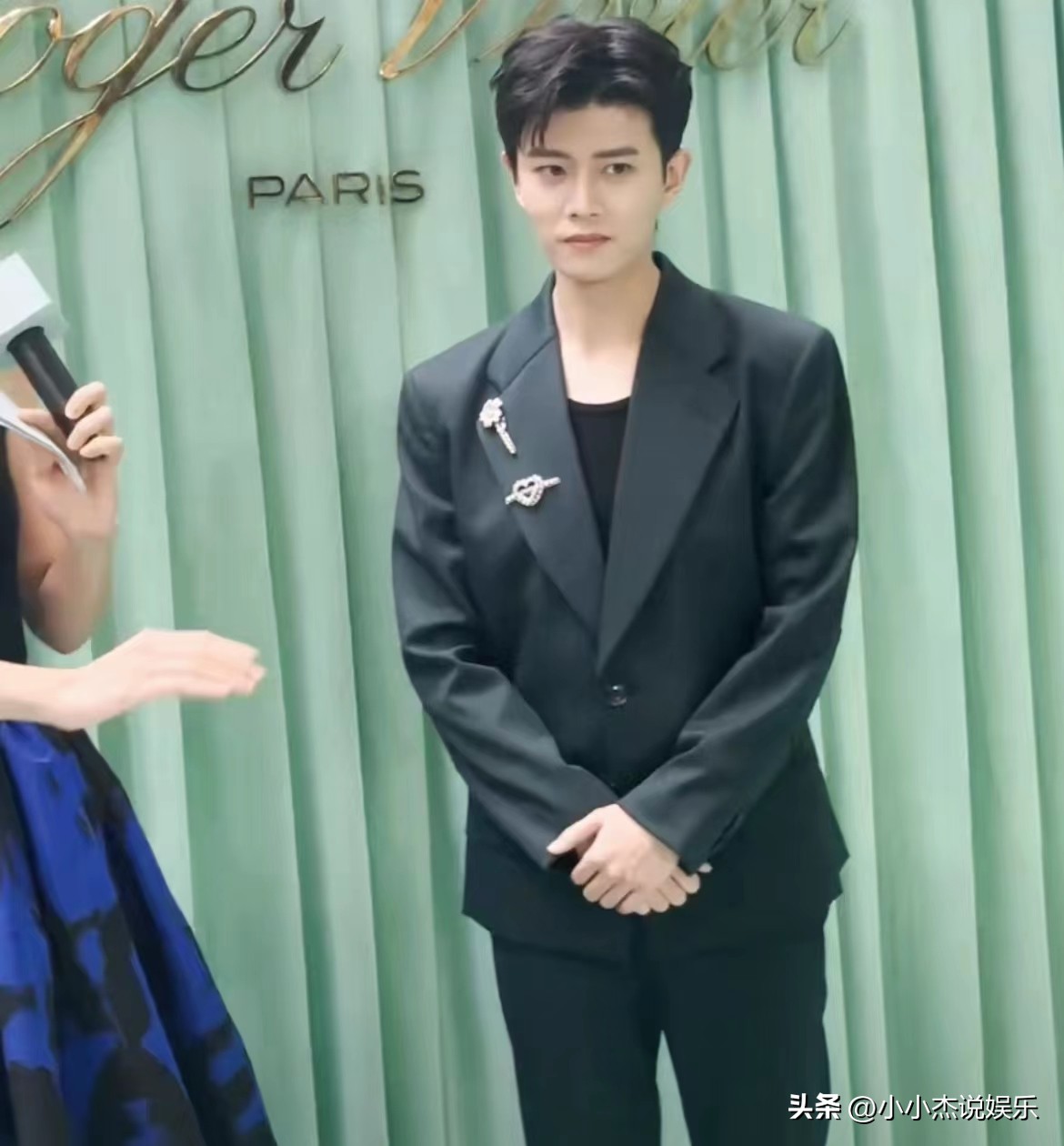 Guangzhou: Ren Jialun participated in brand activities, his body was so ...