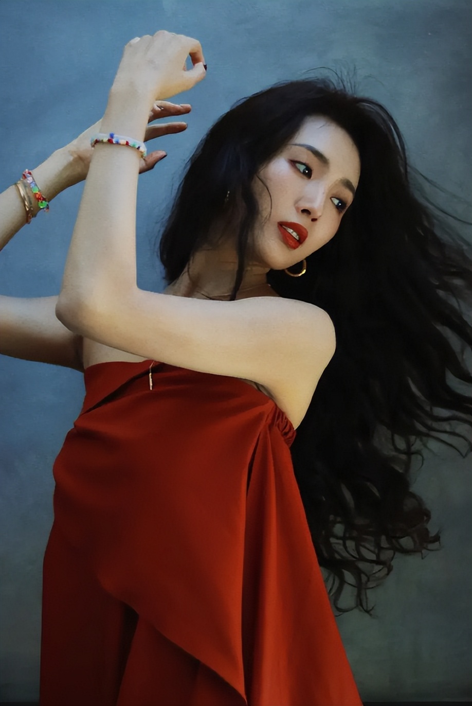 Wang Zixuan appeared after officially announcing her relationship, with ...