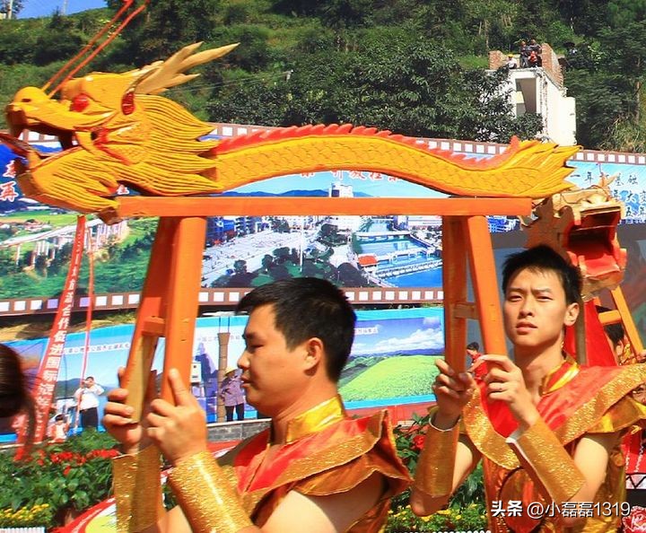Guilin folk customs activities: horse stepping on flying swallows ...