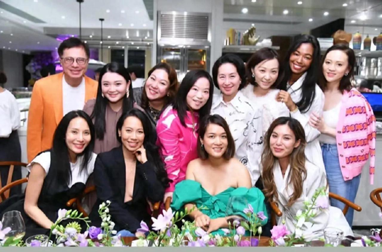 The granddaughter of Huo's family appears! The secret of the group ...