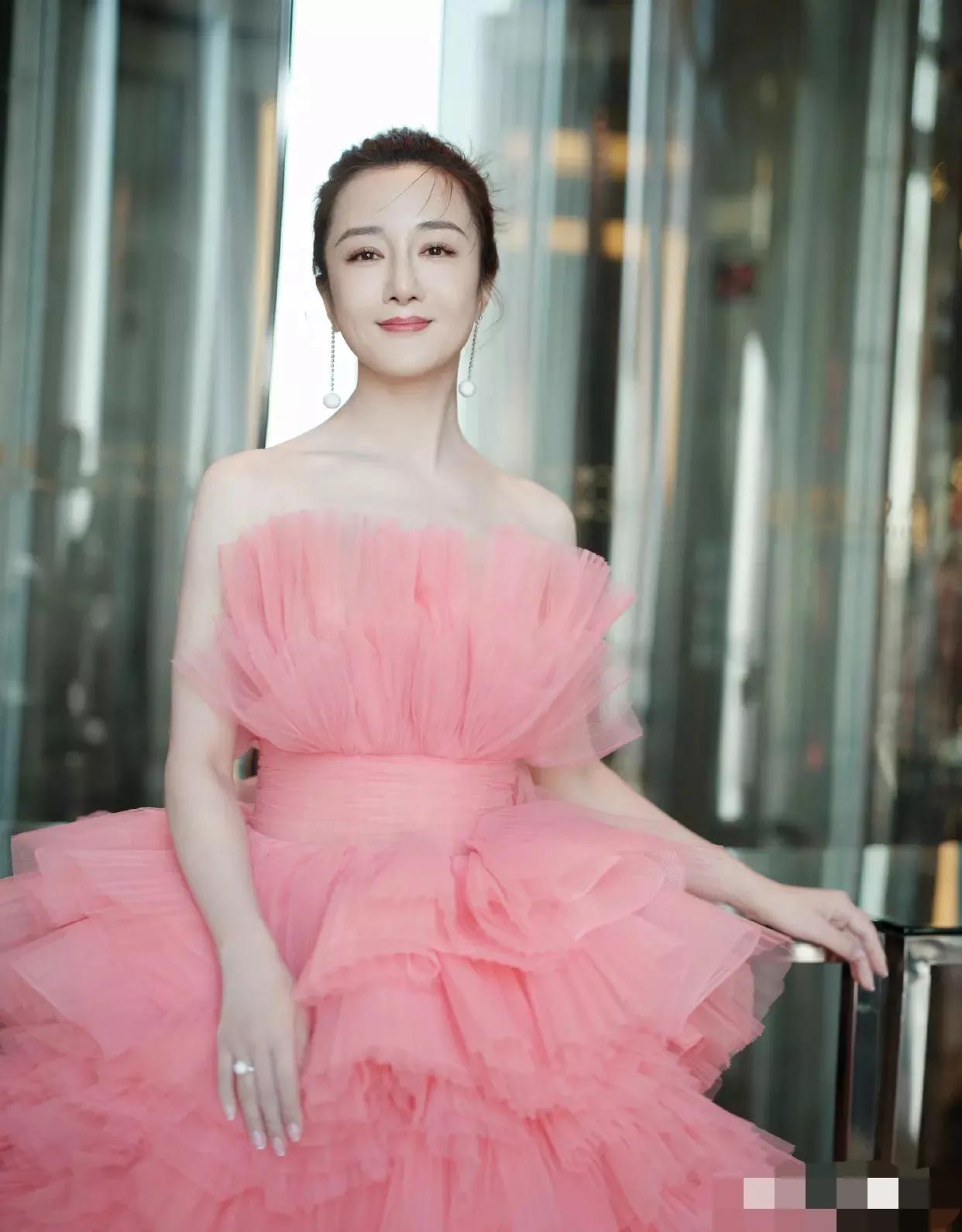 Li Yixiao's sweet and girly sense - iNEWS