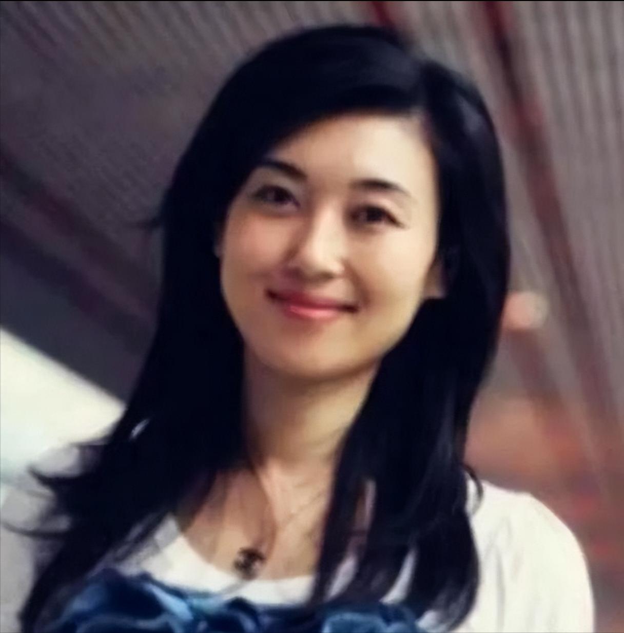 Dropped out of school at the age of 14 and escaped marriage at the age ...