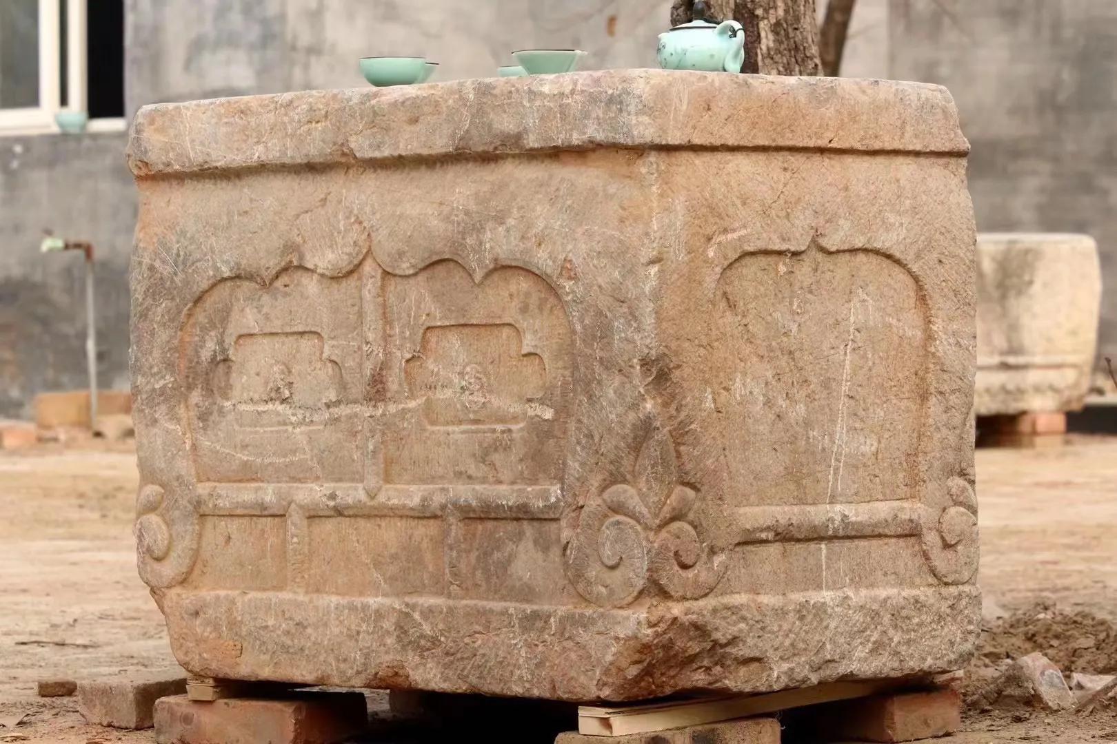 [Chen Yiyi·Stone Table] - iNEWS