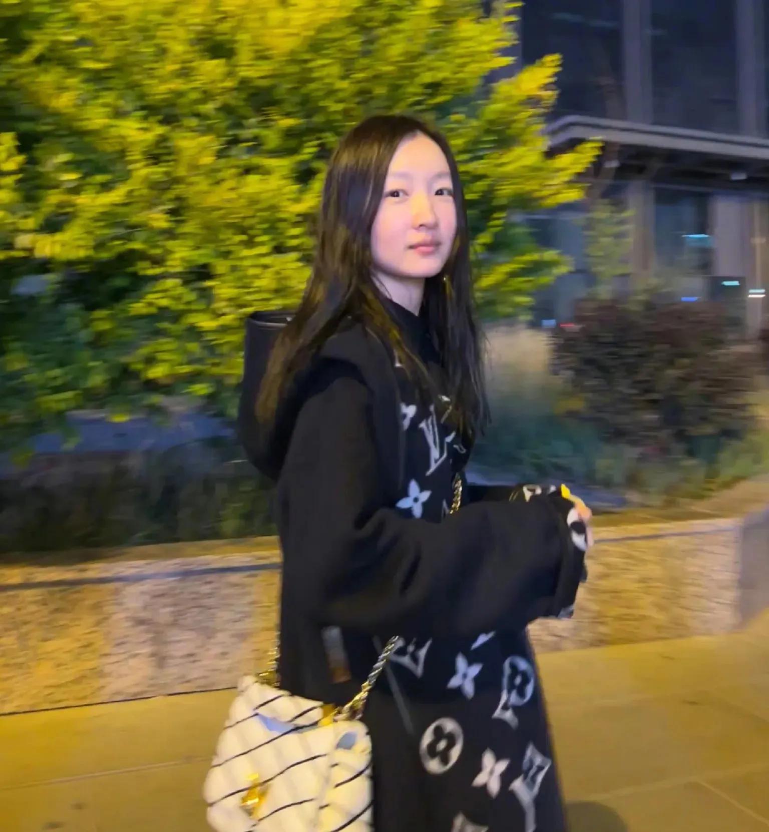 Dongyu Zhou is amazing! - iNEWS