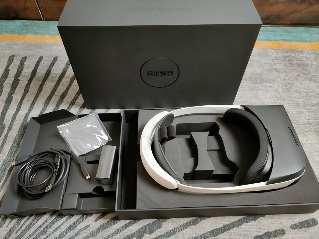 "VR Play" YVR DK1 to play the dream VR all-in-one experience - iNEWS