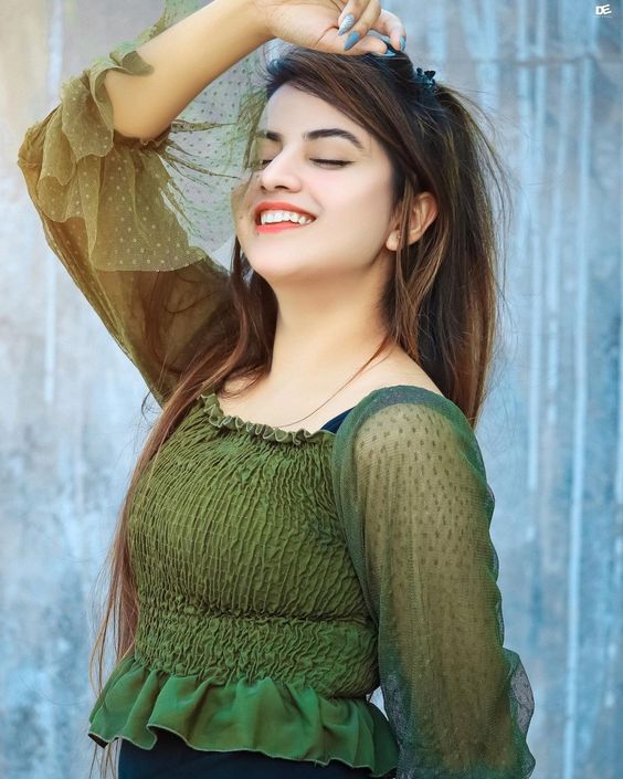 Indian beauties can show their belly buttons, but there is one thing ...