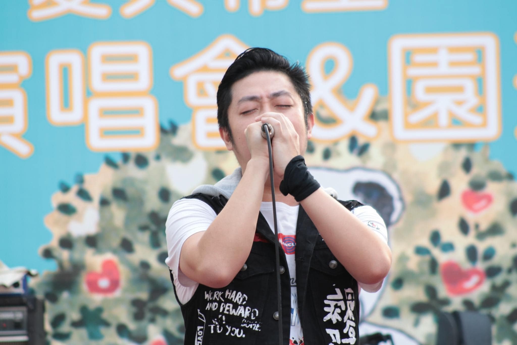 Facebook uploaded the songs that Ai Cheng sang before his death, and ...
