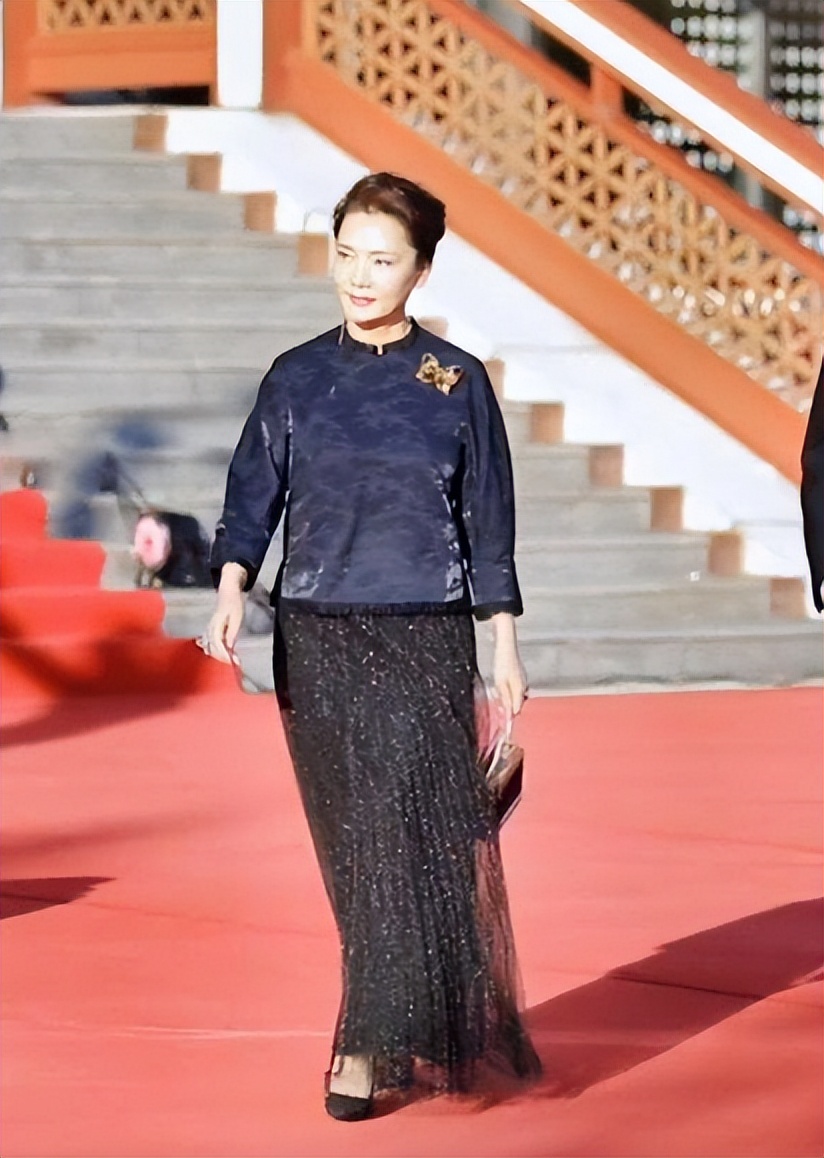 9 actresses with fat body, all of them have slender waists and loose ...