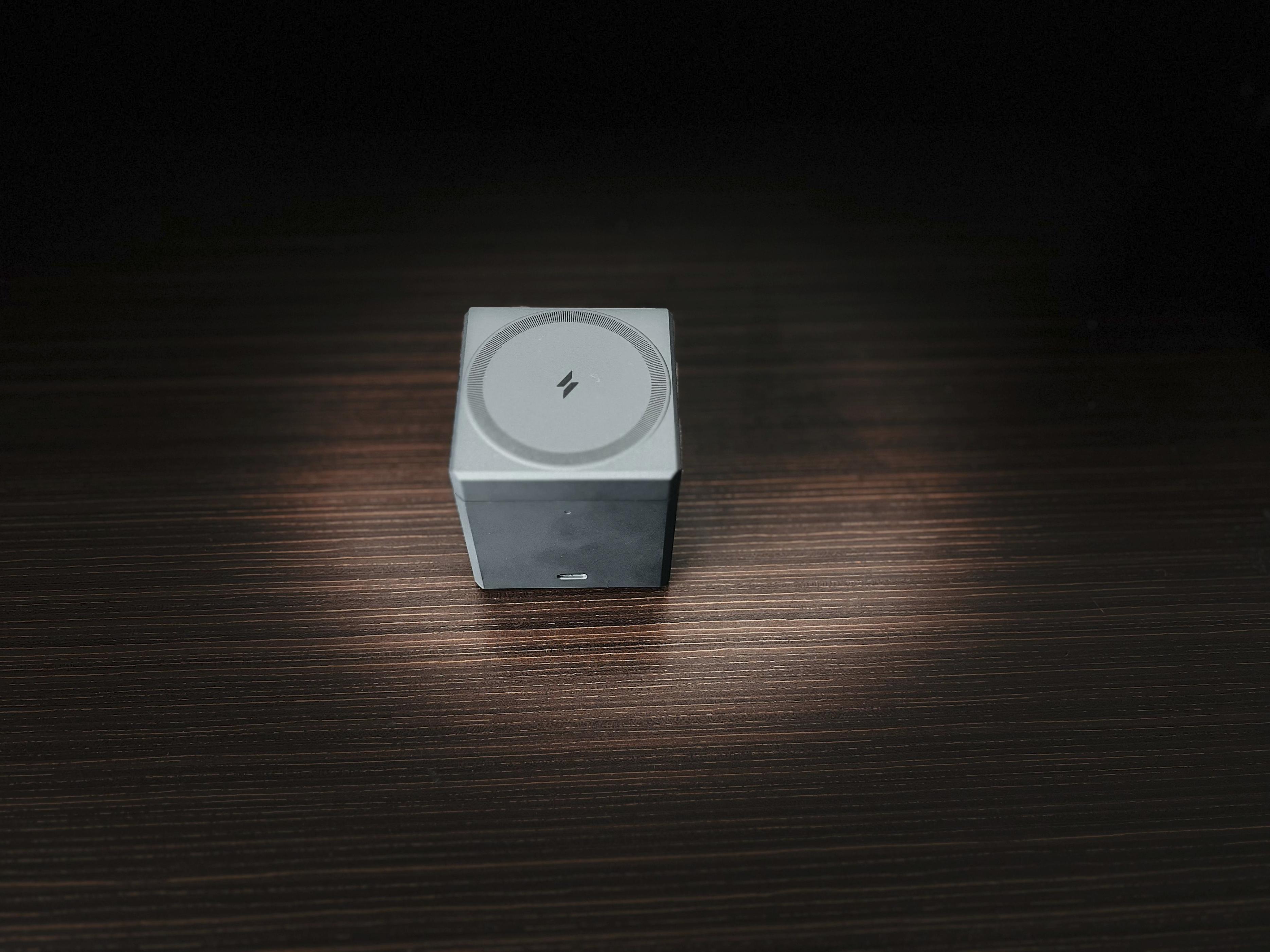 Anker 3-in-1 Magnetic Rubik's Cube Wireless Charger, a must-have for ...
