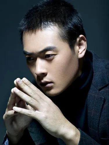 Zhang Tong went from the screen to the stage of the drama, and his ...