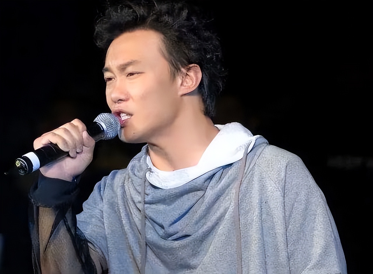 After Lin Xi's mother died, she wrote "I feel ashamed", which was sung ...