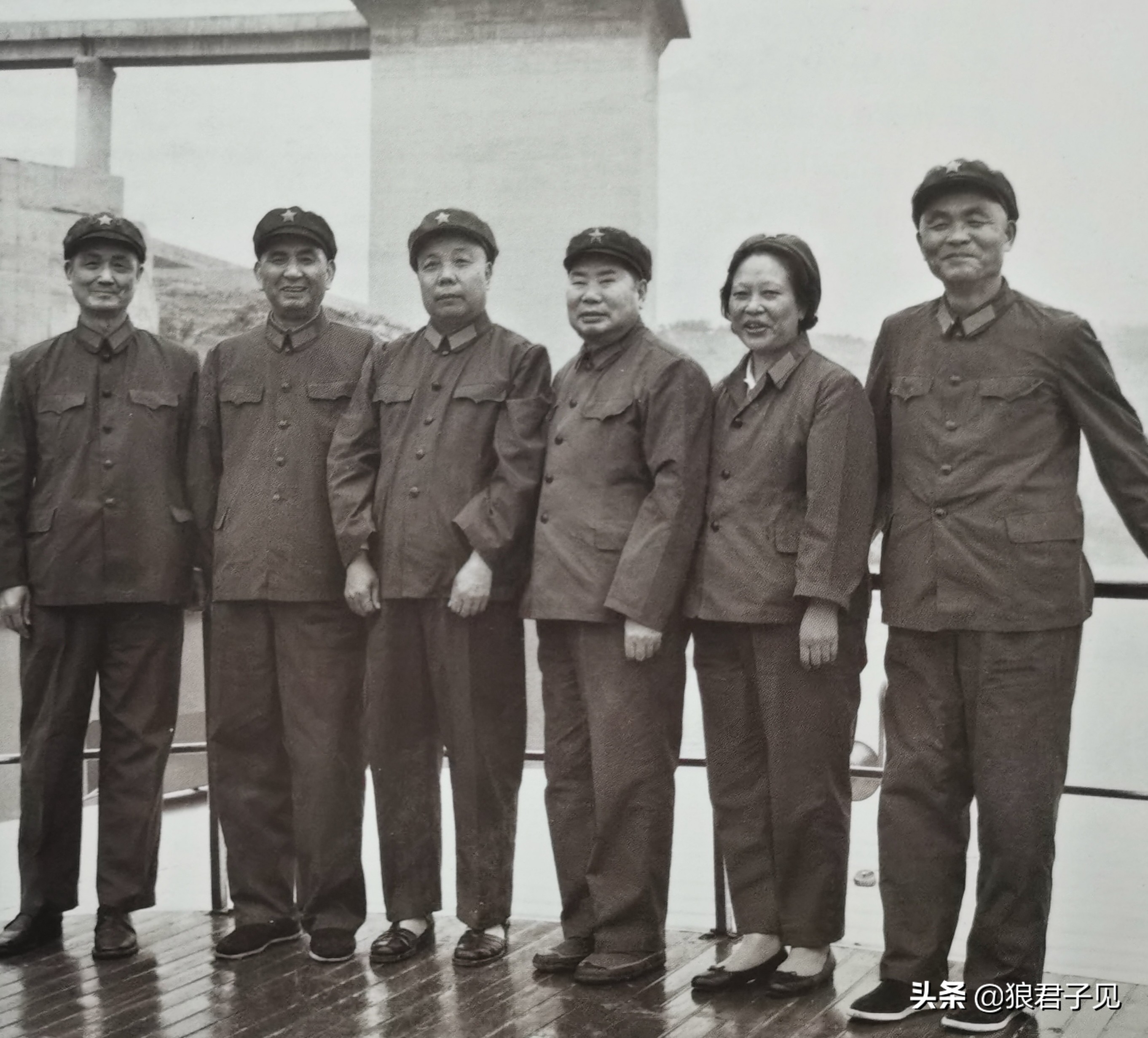 Old photos of Yang Dezhi in his early days as chief of the general ...