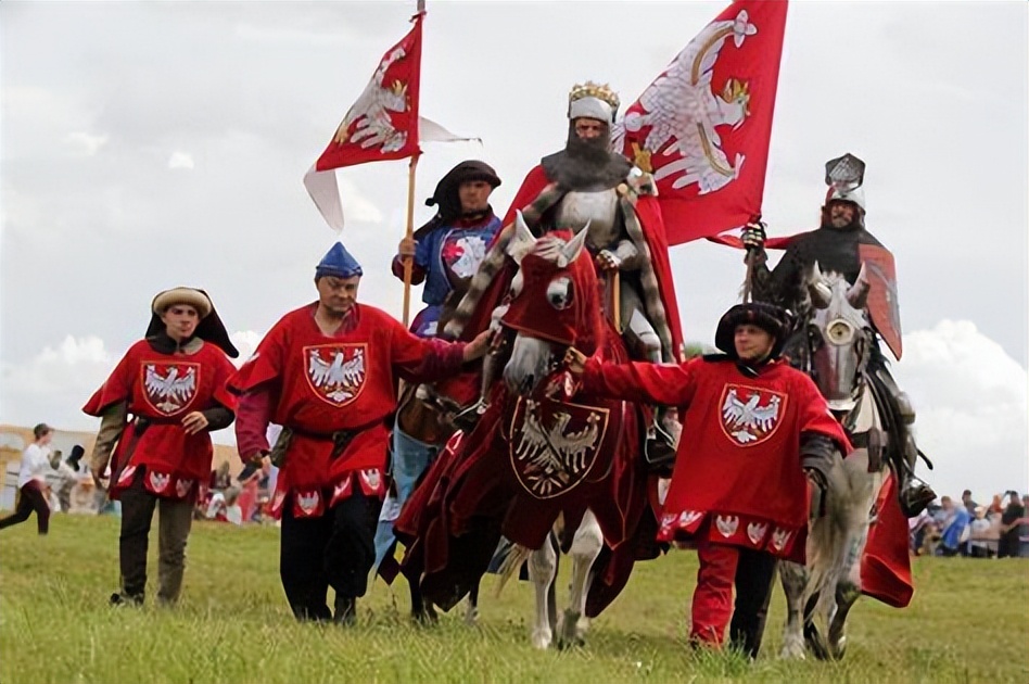 Incredible! Why do the flags of these Slavic countries look exactly the ...