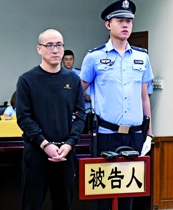 Child star Wang Xinyi: At the age of 12, she chatted naked with a ...